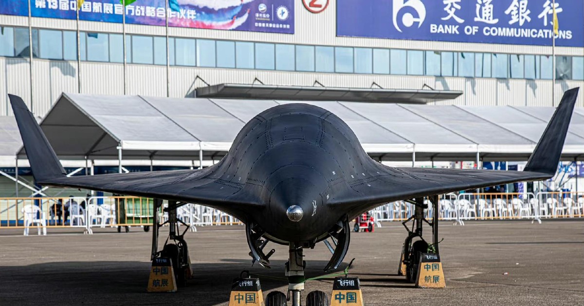 Tính năng như phim viễn tưởng của UAV siêu thanh cận không gian WZ-8 ...