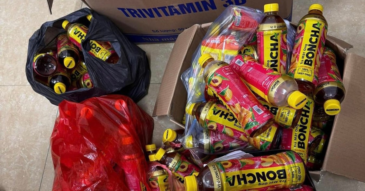 Vụ 13 học sinh ngộ độc ở Thanh Oai: Niêm phong 136 chai trà Boncha và ...