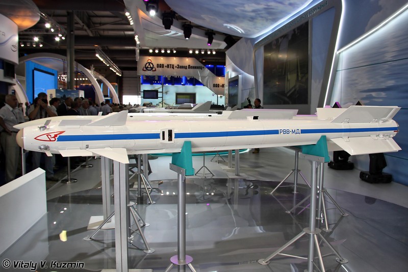 Tên lửa R-74M giúp tiêm kích MiG-31BM Nga diệt cả mục tiêu phía sau ...