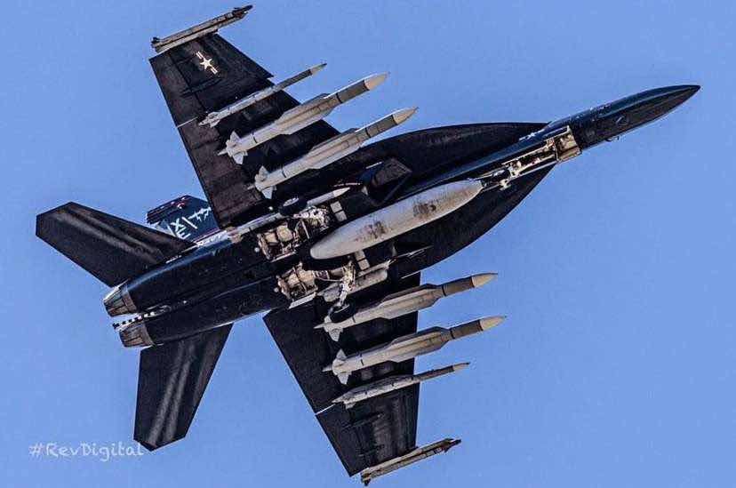 Tiêm kích F/A-18 trở thành 'sát thủ đạn đạo' nhờ tên lửa AIM-174 | Báo ...