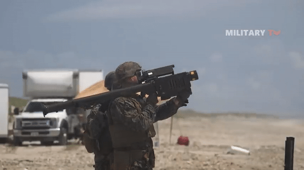 Vì sao tập đoàn Raytheon Mỹ huy động cả nhân viên nghỉ hưu lắp tên lửa ...