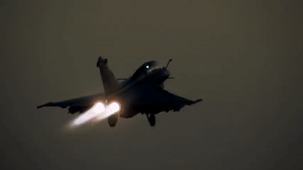 Sức mạnh phi đội chiến đấu cơ Rafale trị giá 8 tỷ USD của Indonesia ...