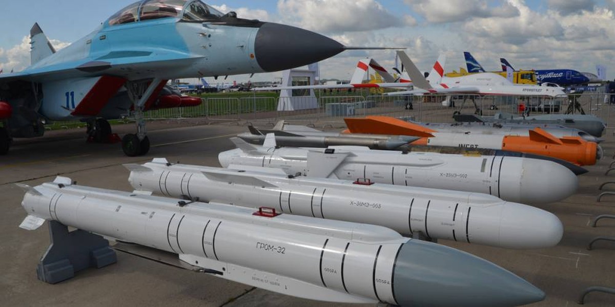 Bom lượn thông minh Grom E2 của Nga uy lực cỡ nào? | Báo điện tử An ...