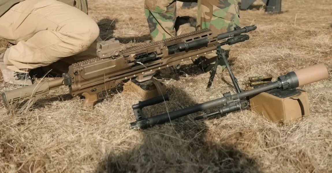 Súng máy hạng nhẹ XM250 Mỹ chọn cỡ đạn 6,8mm để tăng thêm uy lực | Báo ...