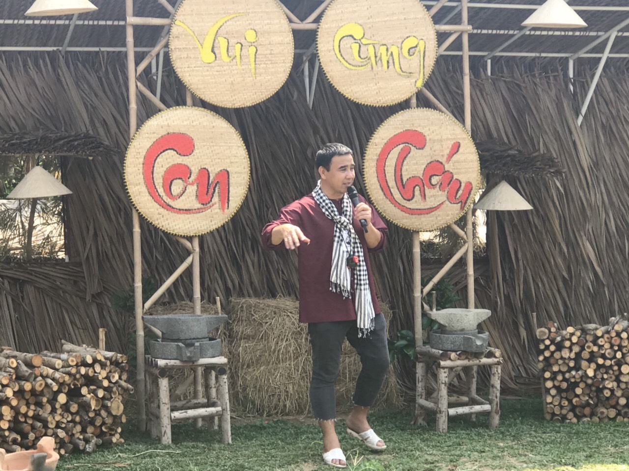 Quyền Linh nói về ý tưởng làm gameshow "Vui cùng con cháu"