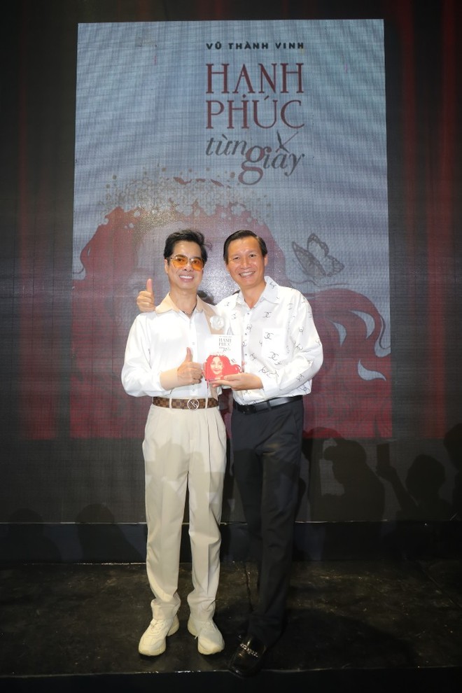 Nghệ sĩ Việt chúc mừng đạo diễn Vũ Thành Vinh ra mắt sách "Hạnh phúc từng giây" | Báo điện tử An ...
